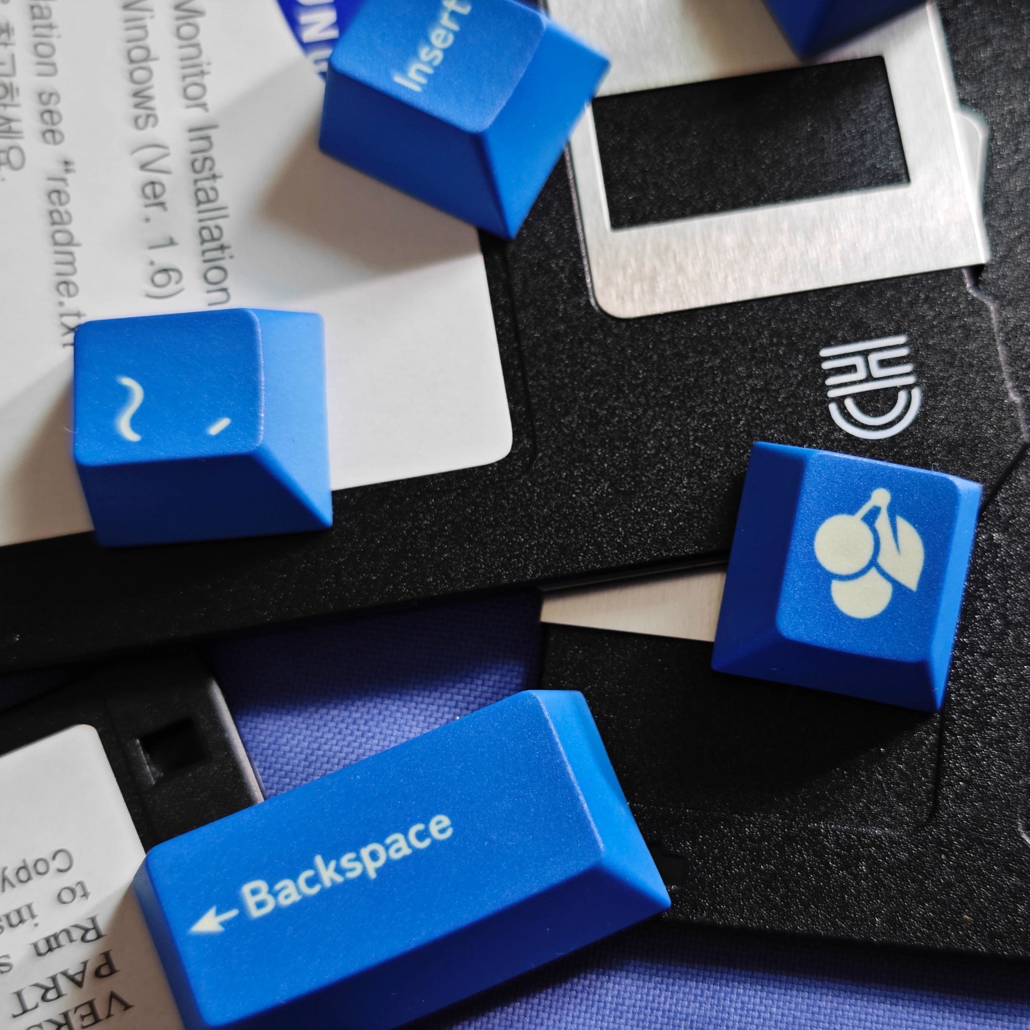 GMK Blue Alert Keycap Set, Cherry Profile, Dye Sub PBT – Nouvolo