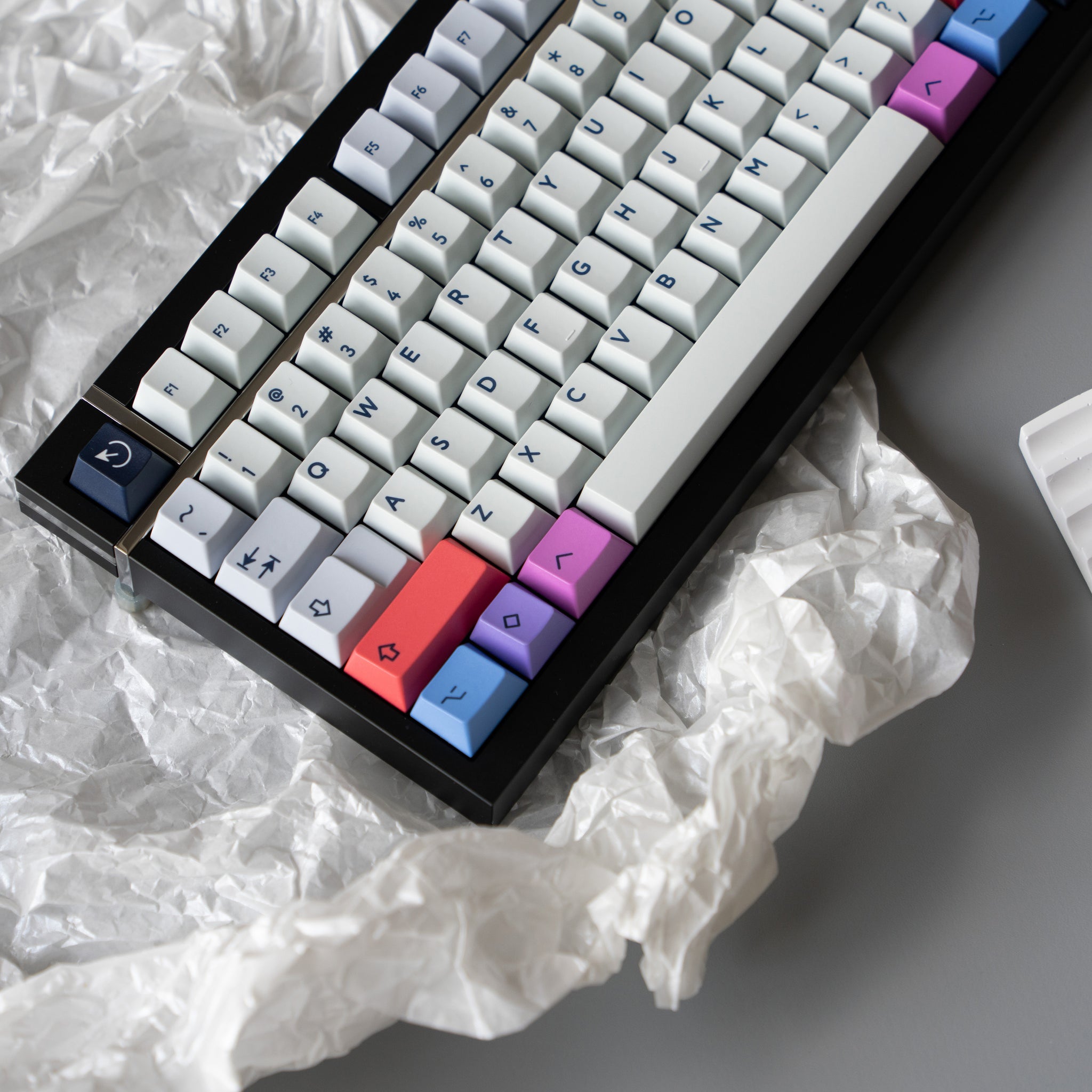 Spark Light/Dark Keycap Set, Cherry Profile, Dye Sub PBT – Nouvolo